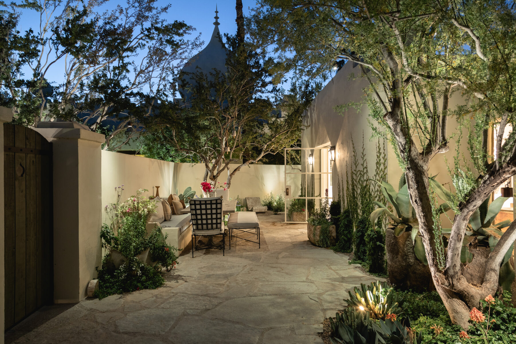 Historic Casa Blanca - Native Resources